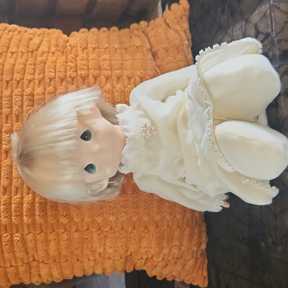 Precious Moments | Toys | 985 Precious Moments Jesus Loves Me Doll | Poshmark